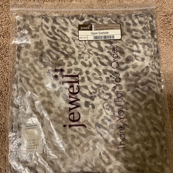 thirty-one | Accessories | Thirty One Infinity Scarf Jewell Upper East ...